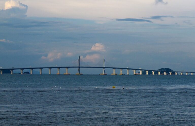Top 10 most fantastic cross-sea bridges in the world - The World Countries